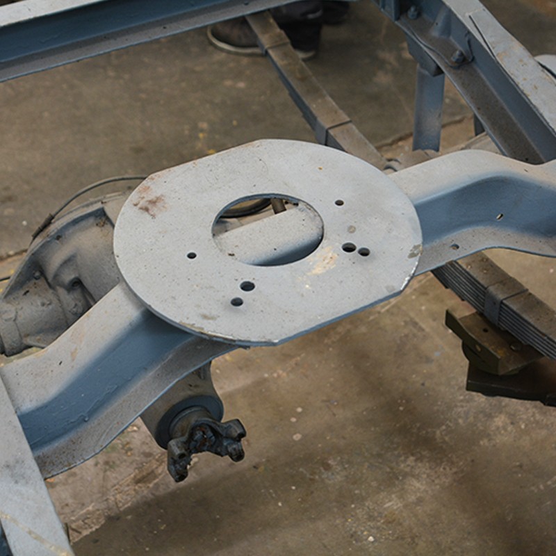TRAVERSE DE CHASSIS SUPPORT MITRAILLEUSE